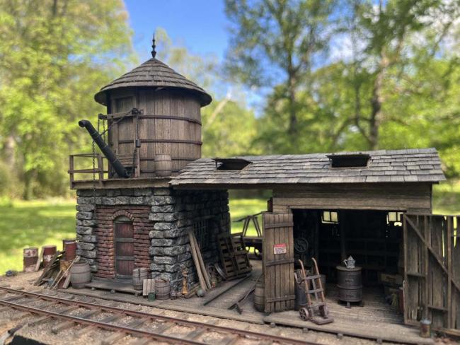 #315 - Water Tank and Handcar Maintenance Shed - Official Build - Karl ...