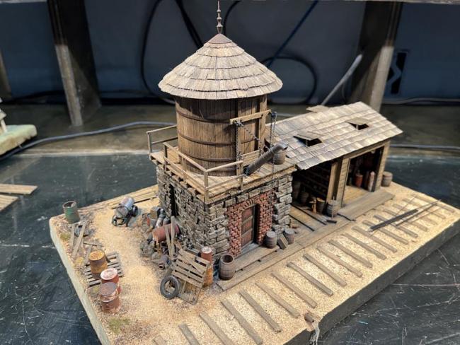 #315 - Water Tank and Handcar Maintenance Shed - Official Build - Karl ...