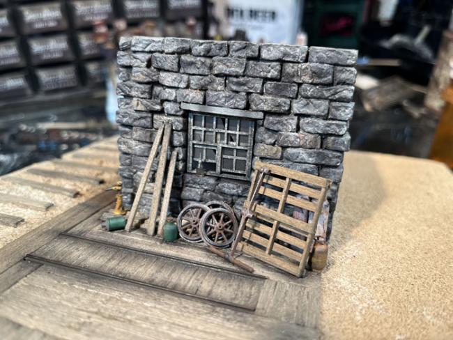 #315 - Water Tank and Handcar Maintenance Shed - Official Build - Karl ...