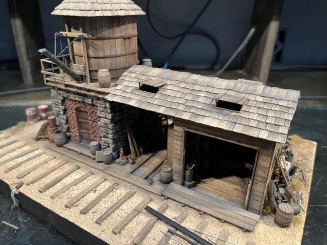 #315 - Water Tank and Handcar Maintenance Shed - Official Build - Karl ...